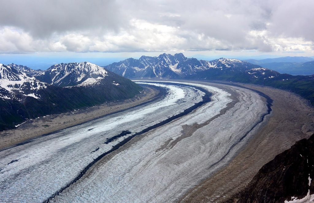 Alaskan Tour Guides - Book an Alaska Land Tour Package Today
